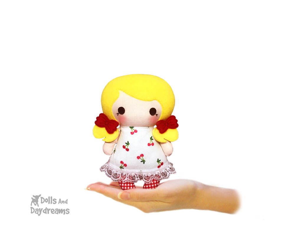 ITH Tiny Tot Pattern | Dolls And Daydreams